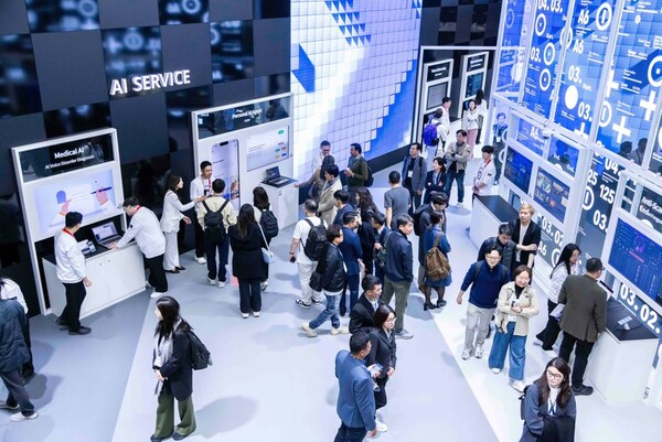 이통3사, ‘MWC25’서 AI 청사진 공개…글로벌 협력·혁신기술 강조