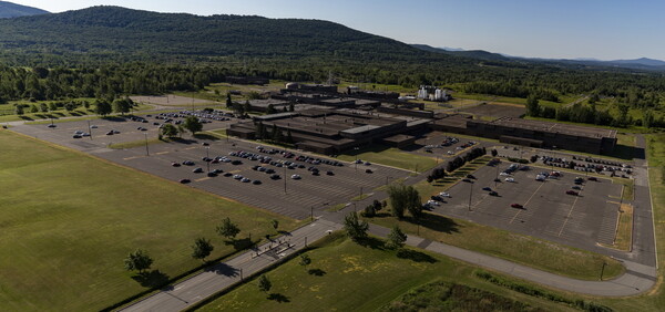 데카, 북미 지역서 고밀도 팬아웃 인터포저 제조 위해 IBM과 계약 체결